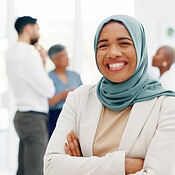 Face of a muslim business woman in hijab, proud for company values ...